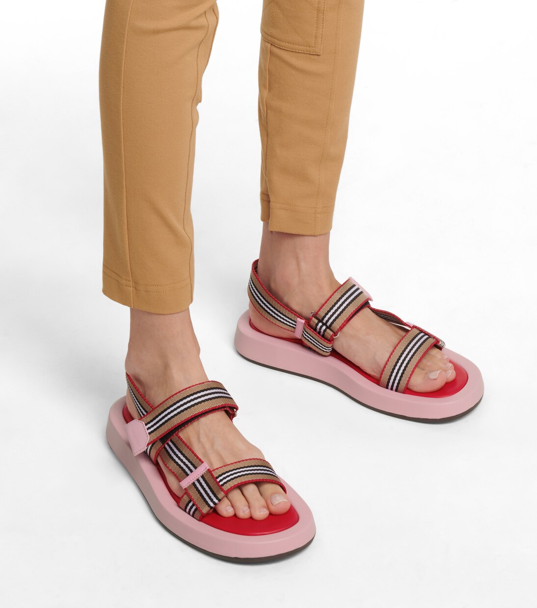 Burberry sandals womens pink store