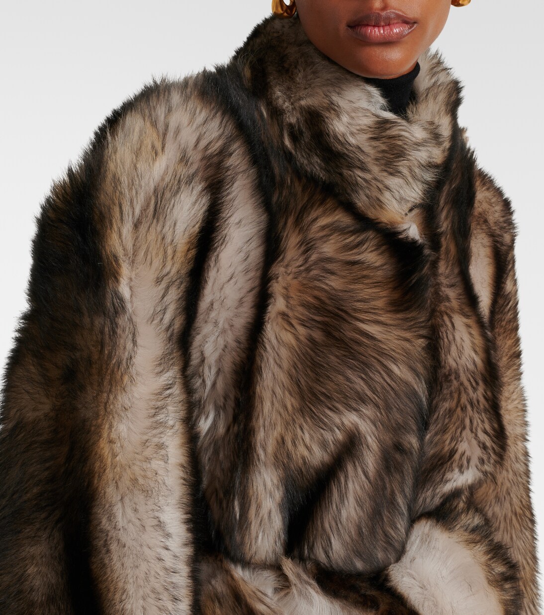 Elsa belted shearling coat in brown - Nour Hammour | Mytheresa