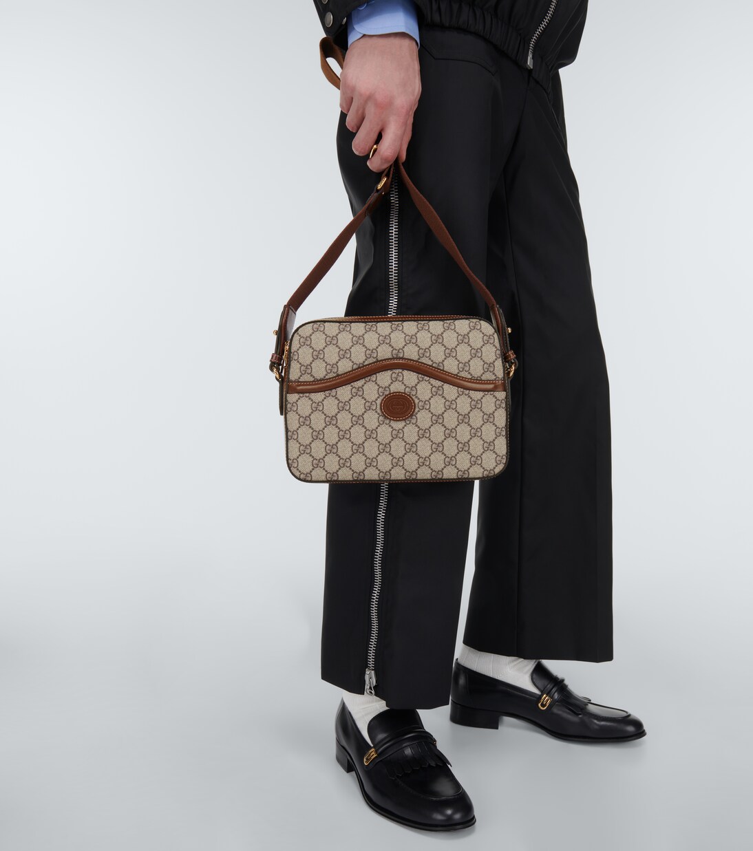 GG Supreme canvas messenger bag in beige - Gucci | Mytheresa