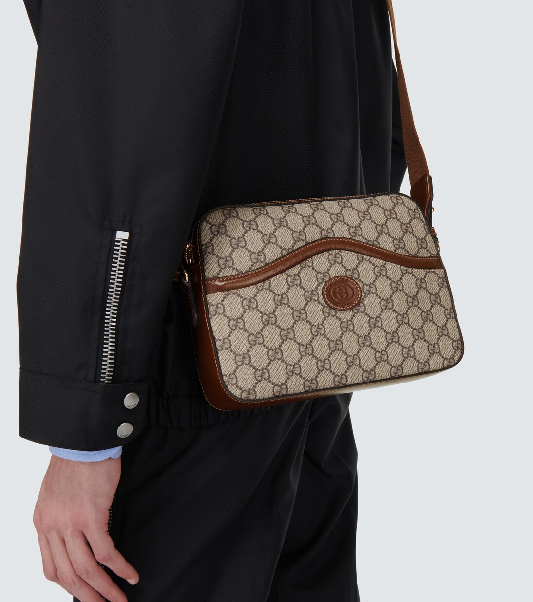 GG Supreme canvas messenger bag in beige - Gucci | Mytheresa