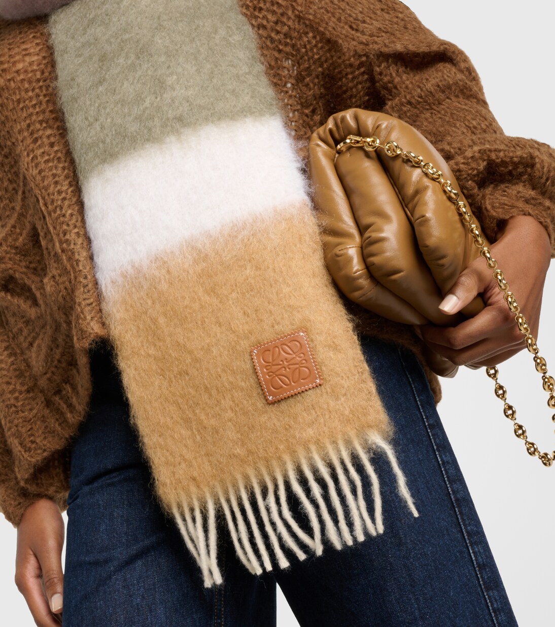 Loewe scarf store