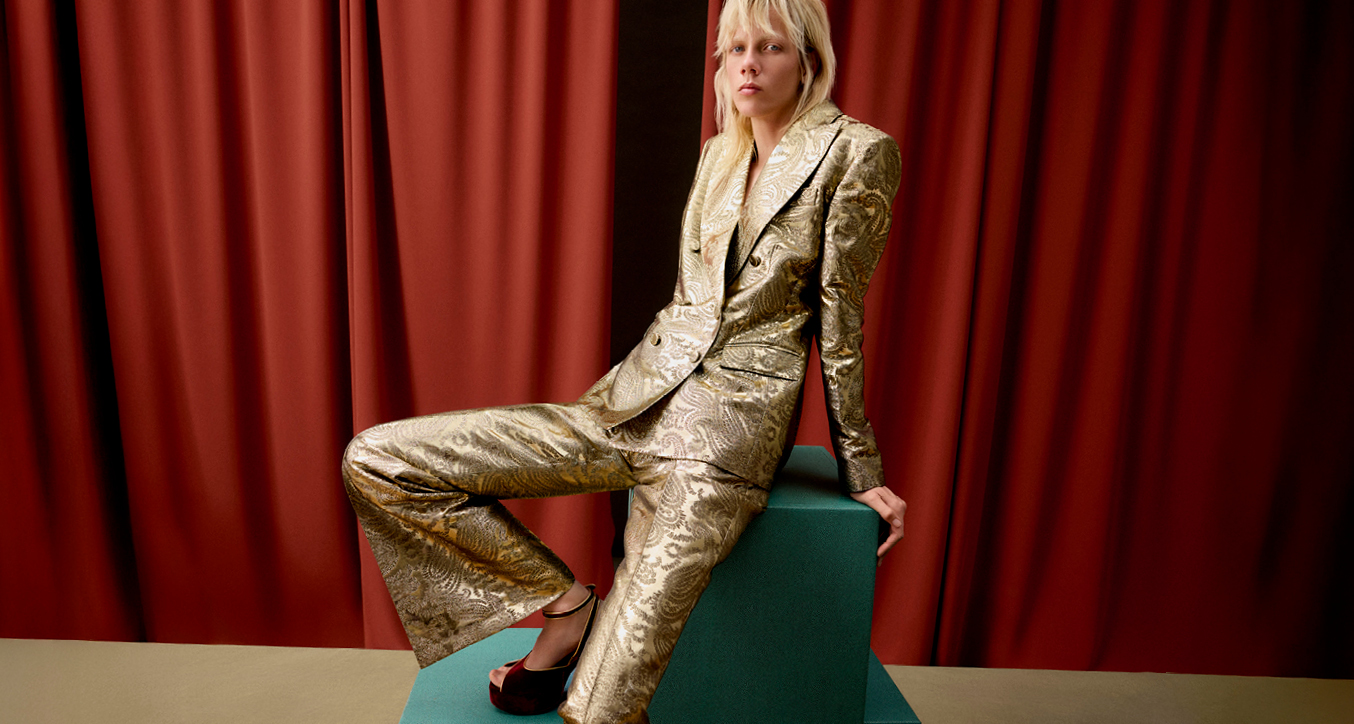 Pantaloni in Crepe Couture a gamba larga in Nero - Valentino | Mytheresa